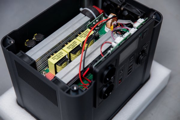 Compact Power Station in Rechargeable Portable Solar Power Station ...